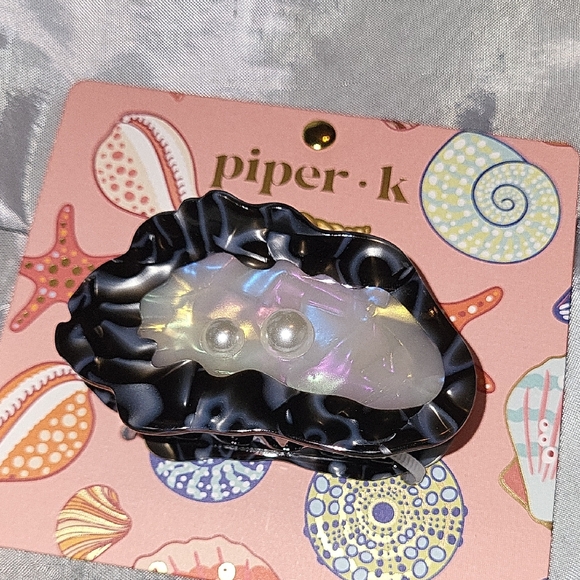 Piper K | Kitchen | Piper K Oyster With Pearls Black And Iridescent ...